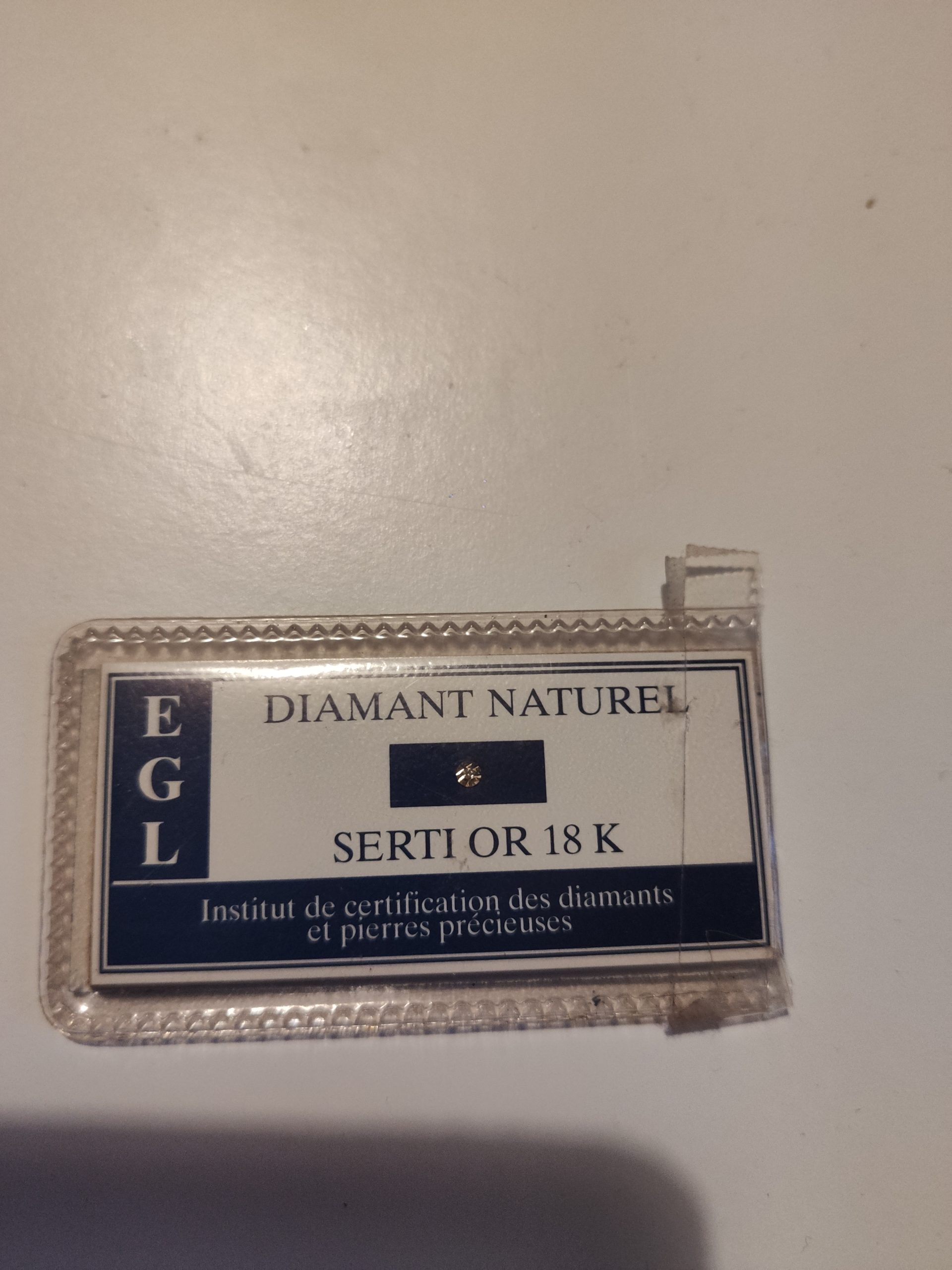 Vendre un diamant certifié par l'EGL